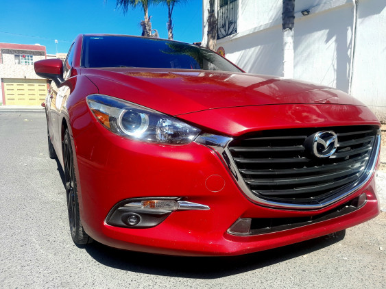 MAZDA 3 Grand iTouring 2018 Factura Agencia 1dueño :: Aviso Informador